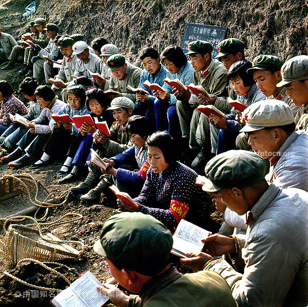 疯狂年代：文革时期罕见彩照 青报网-青岛日报官网